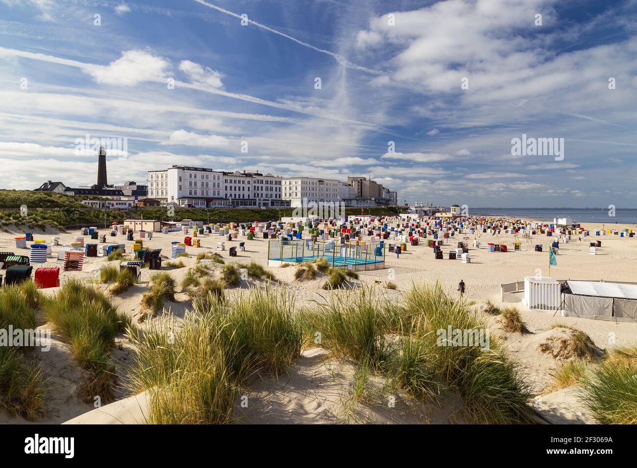 Liegen am Strand der Insel Borkum. Nordsee Stockfotografie - Alamy Liegen am Strand der Insel Borkum. Nordsee Stockfotografie - Alamy