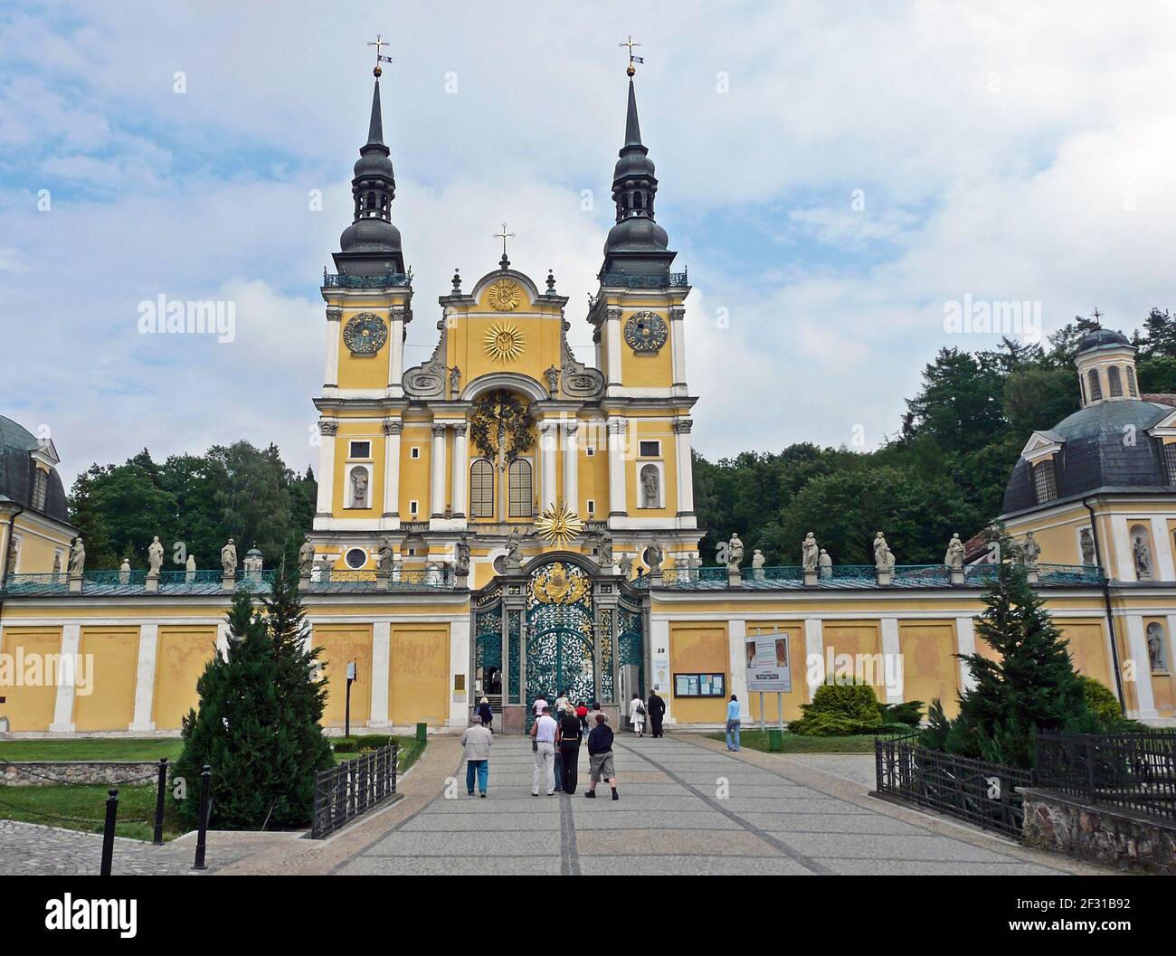 Heilige linde polen -Fotos und -Bildmaterial in hoher Auflösung – Alamy