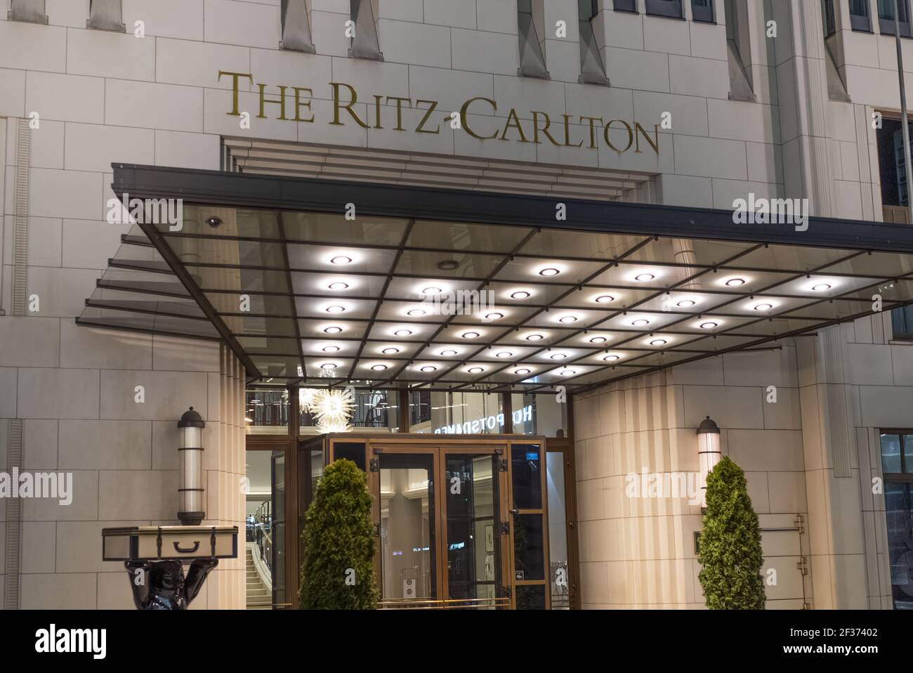Ritz Carlton Emblem Stockfotos und -bilder Kaufen - Alamy