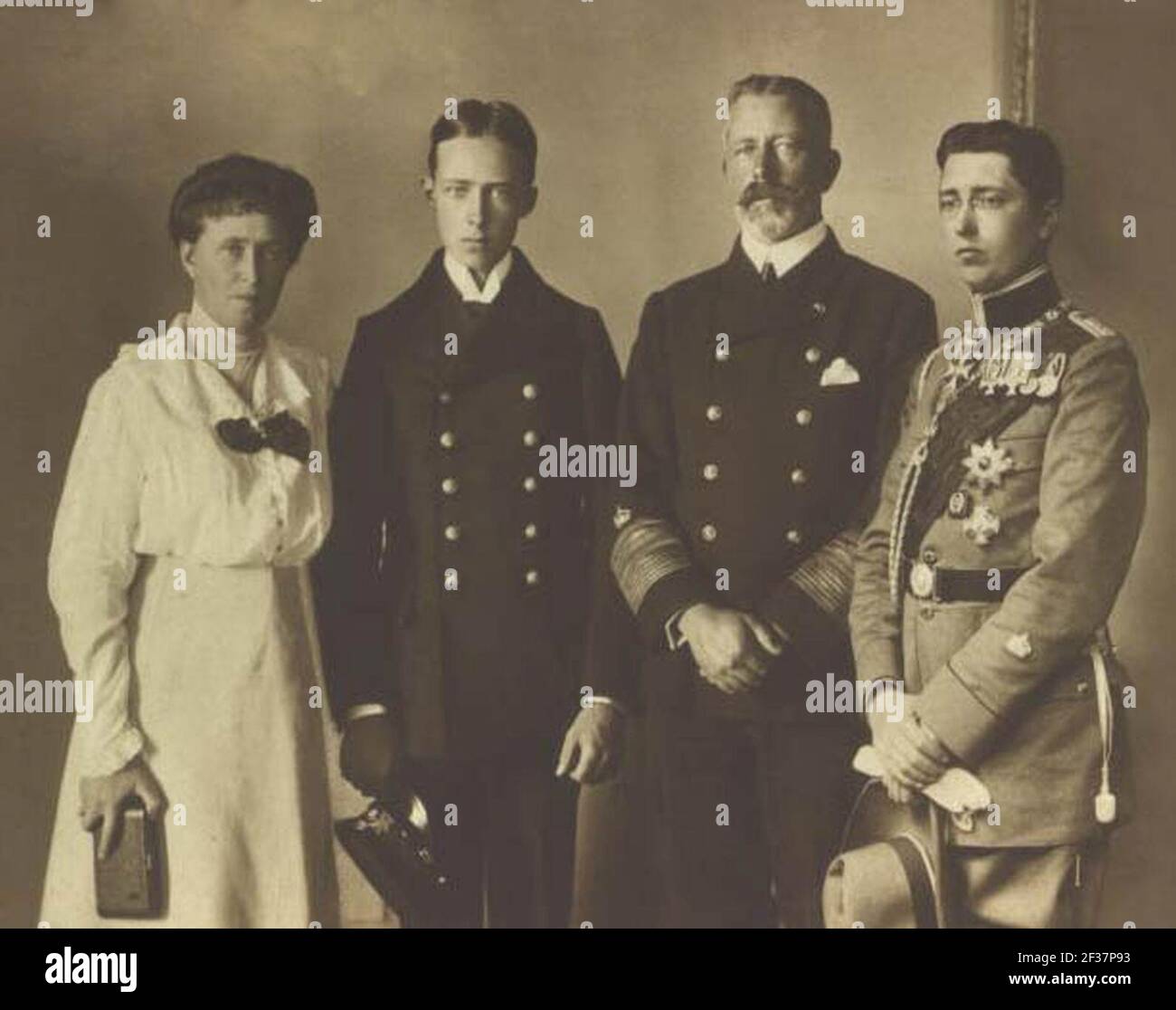 Prince heinrich of prussia -Fotos und -Bildmaterial in hoher Auflösung ...