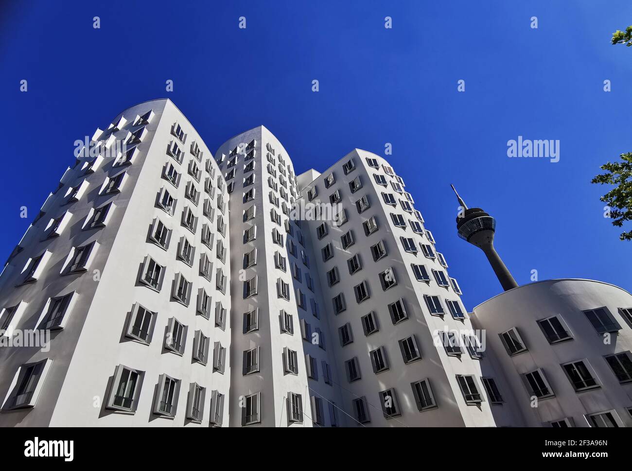 Neuer Zollhof im Medienhafen, Architekt Frank Gehry, Gehry Buildings ...