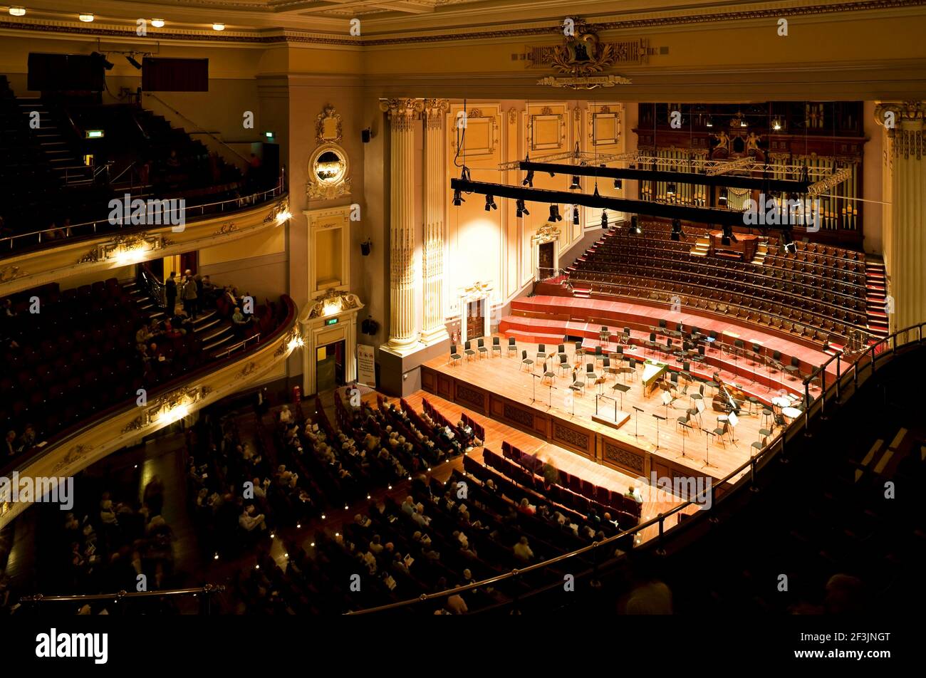 Usher hall seating -Fotos und -Bildmaterial in hoher Auflösung – Alamy
