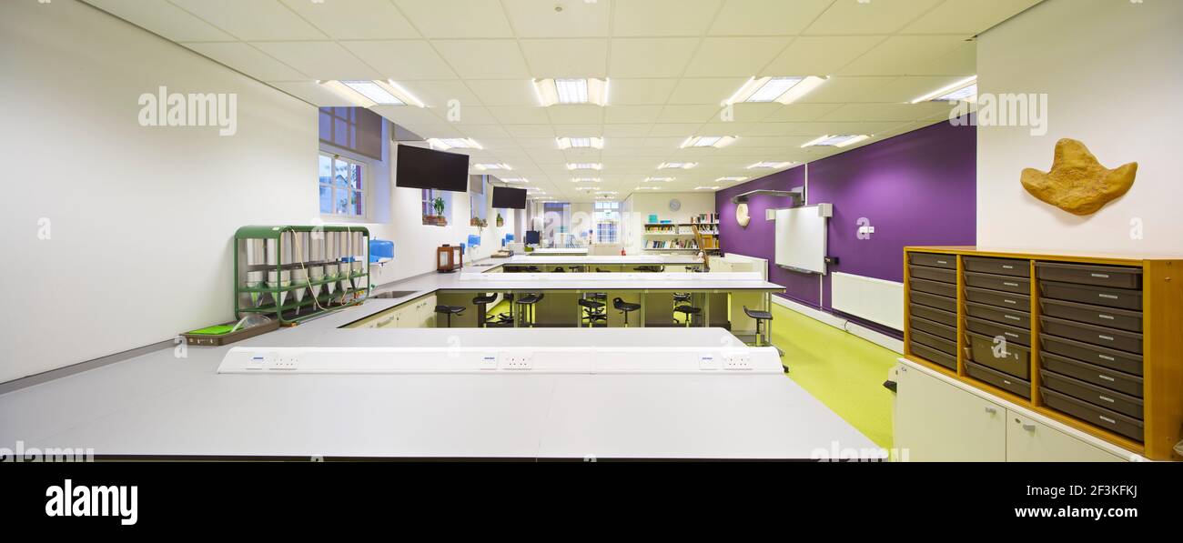 Newton Building, University of Northampton. Das Newton Building ist ...