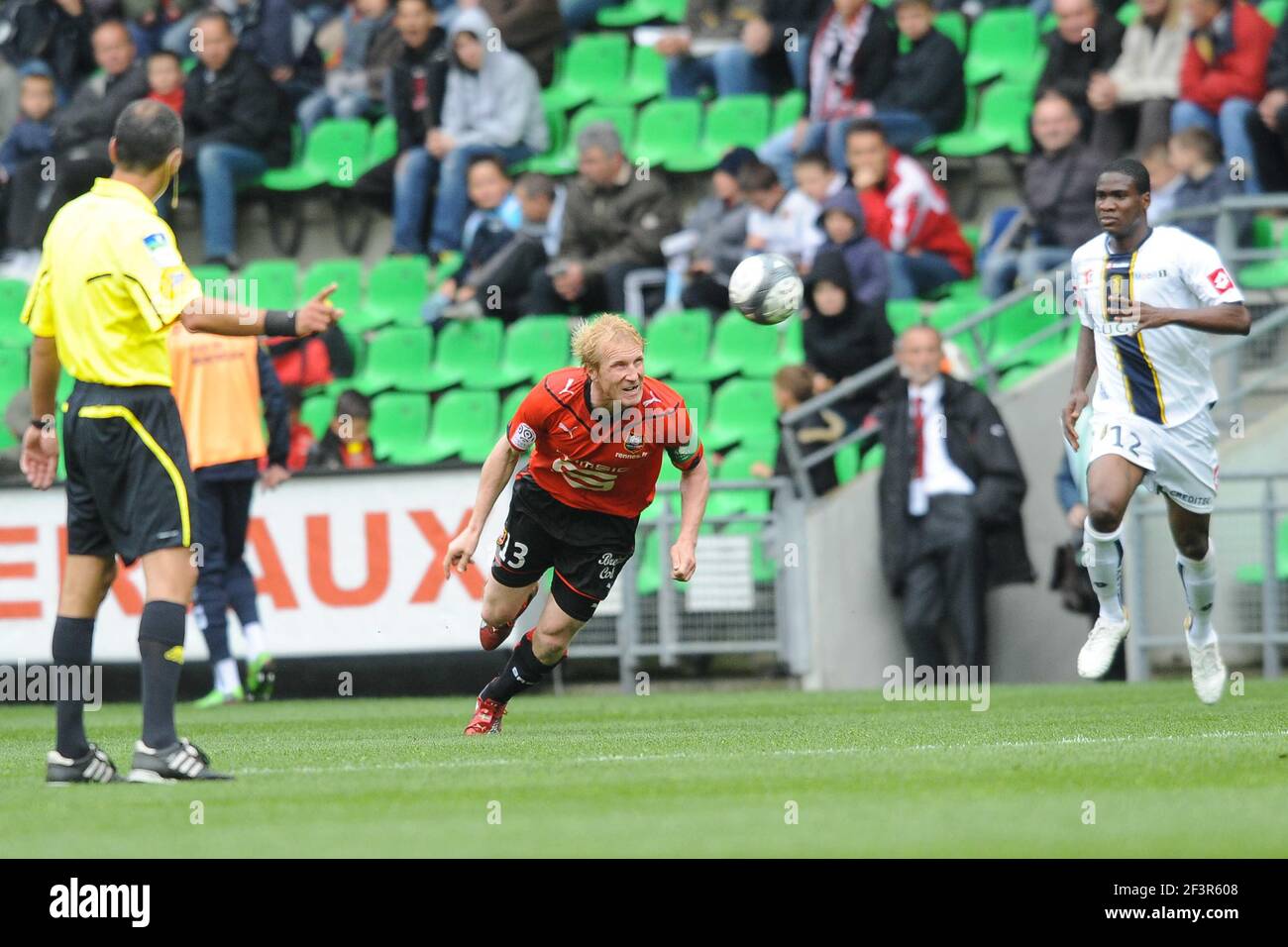 FUSSBALL - FRANZÖSISCHE MEISTERSCHAFT 2009/2010 - L1 - STADE RENNAIS V ...