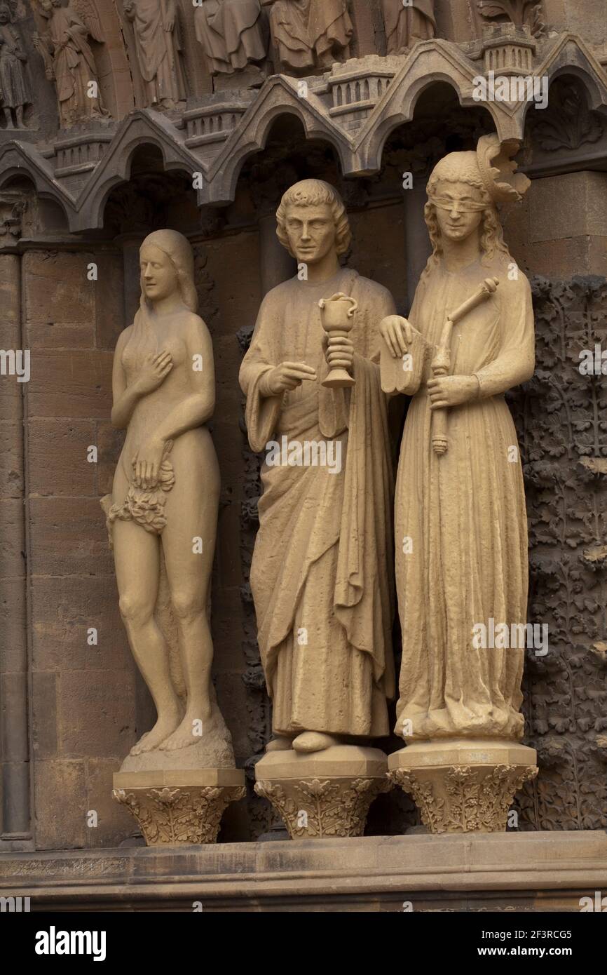 Gotische statue von synagoga -Fotos und -Bildmaterial in hoher Auflösung – Alamy