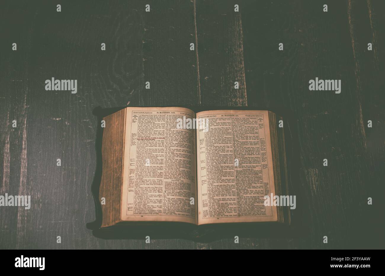 Traditionelle bibel -Fotos und -Bildmaterial in hoher Auflösung – Alamy