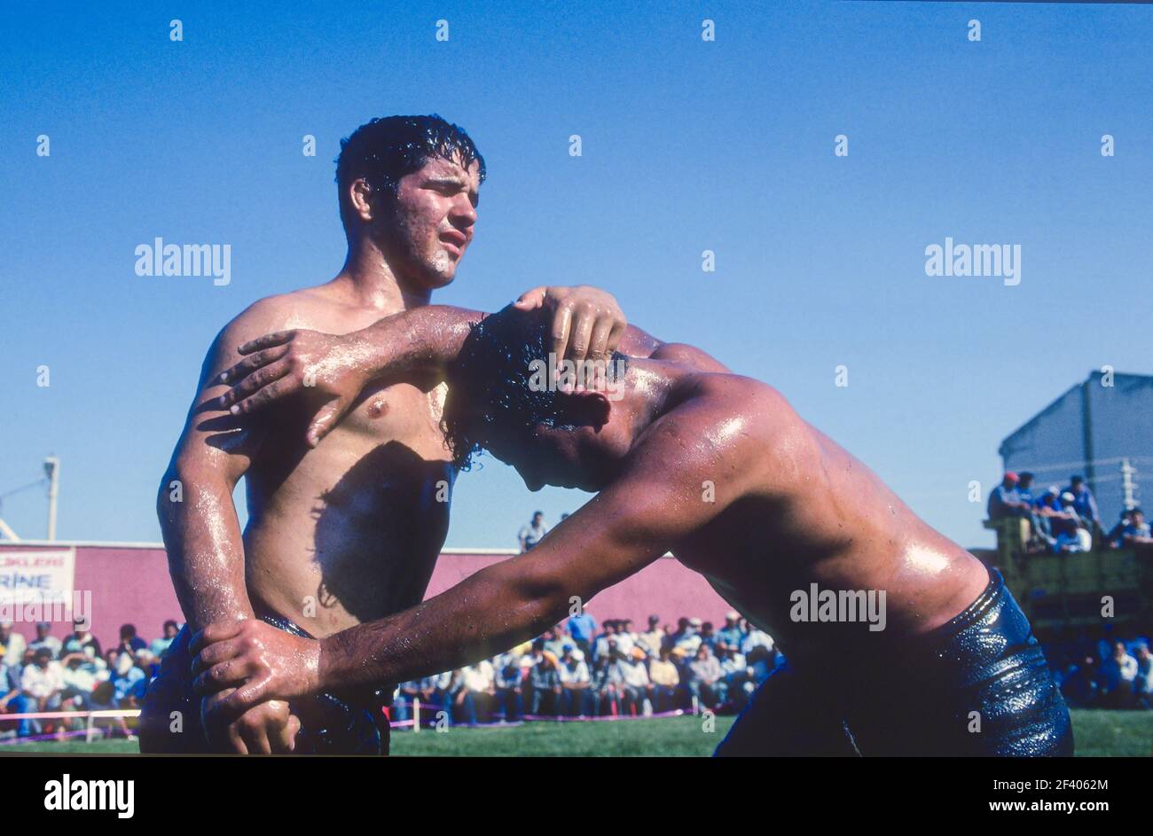 Türkisches ölringen -Fotos und -Bildmaterial in hoher Auflösung – Alamy