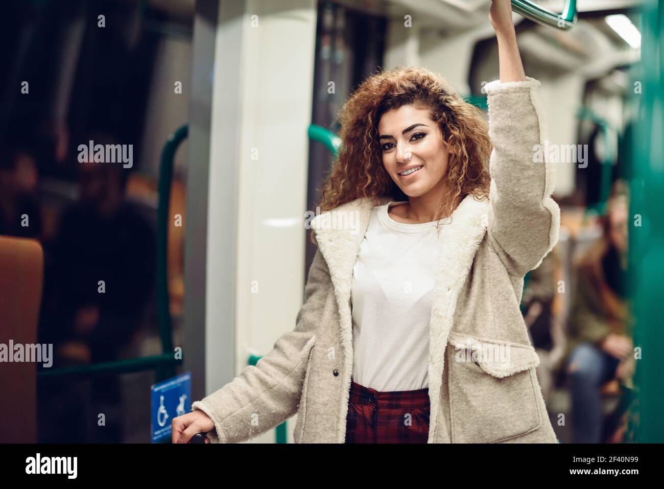 Bus oder s bahn -Fotos und -Bildmaterial in hoher Auflösung – Alamy