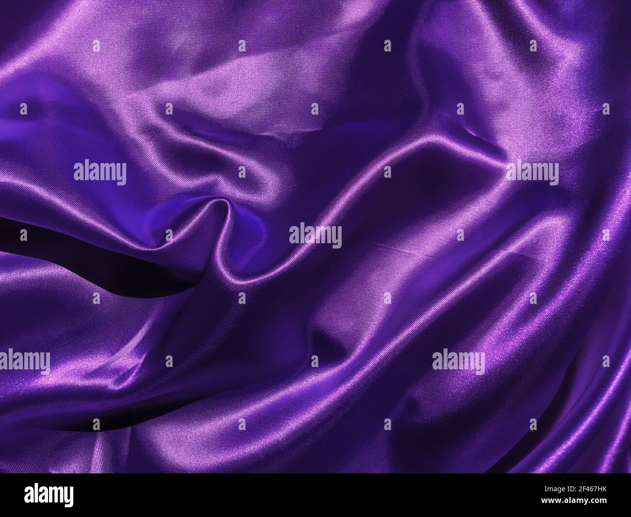 Muster aus lila Stoff Textur Hintergrund. Wellige Falten von Grunge ...