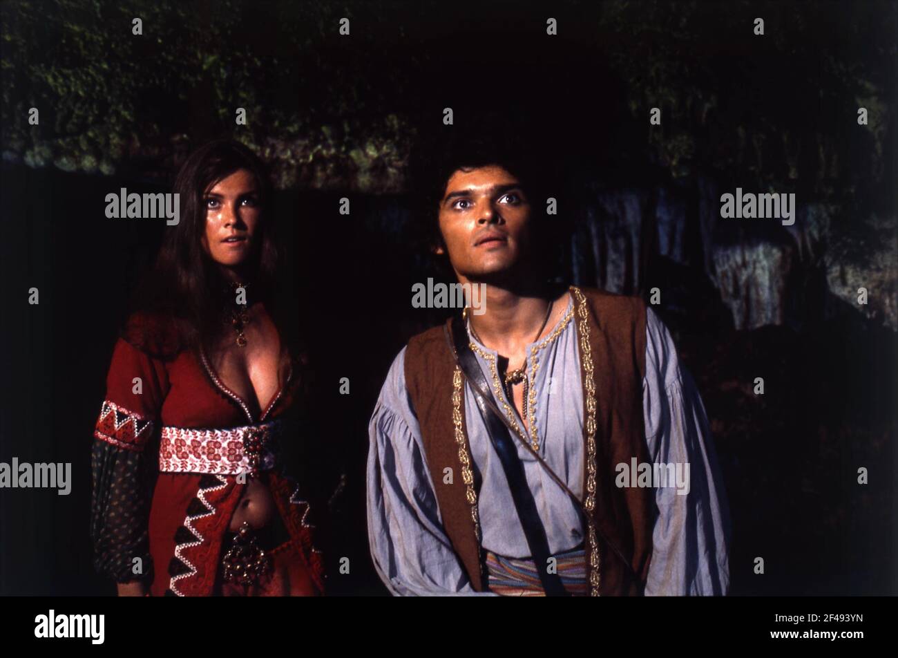 CAROLINE MUNRO und KURT CHRISTIAN in THE GOLDEN VOYAGE OF SINBAD 1973 ...