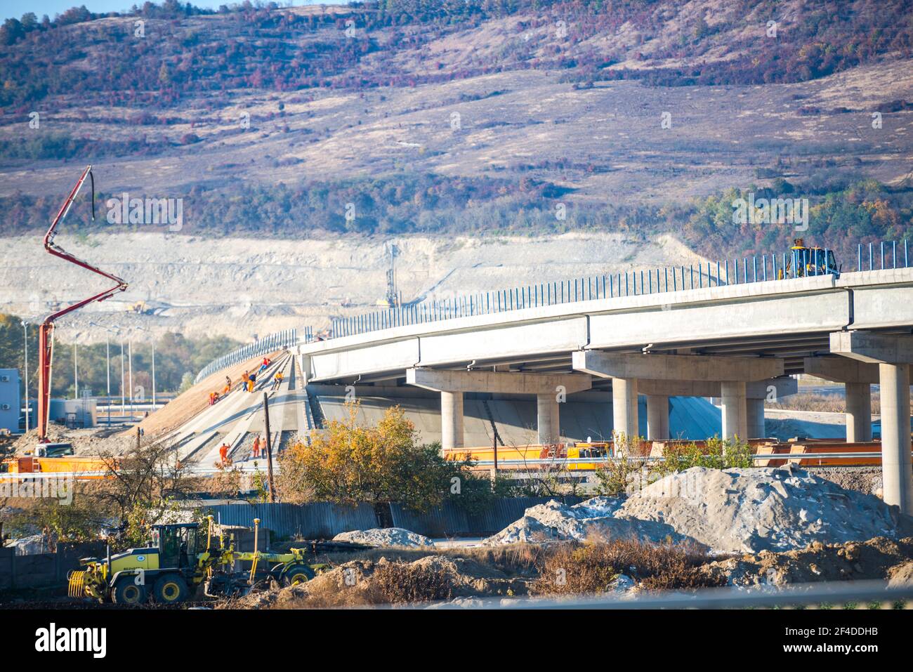 Beton autobahn autobahn -Fotos und -Bildmaterial in hoher Auflösung – Alamy