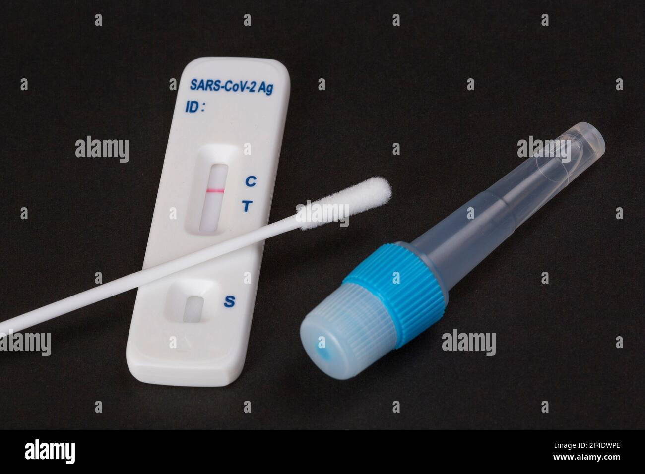 Covid-19 Antigen Schnelltest, Selbsttest Stockfotografie - Alamy Covid-19 Antigen Schnelltest, Selbsttest Stockfotografie - Alamy