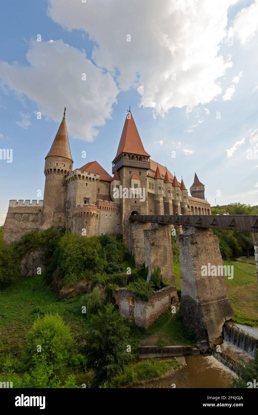 Burg hunedoara -Fotos und -Bildmaterial in hoher Auflösung – Alamy