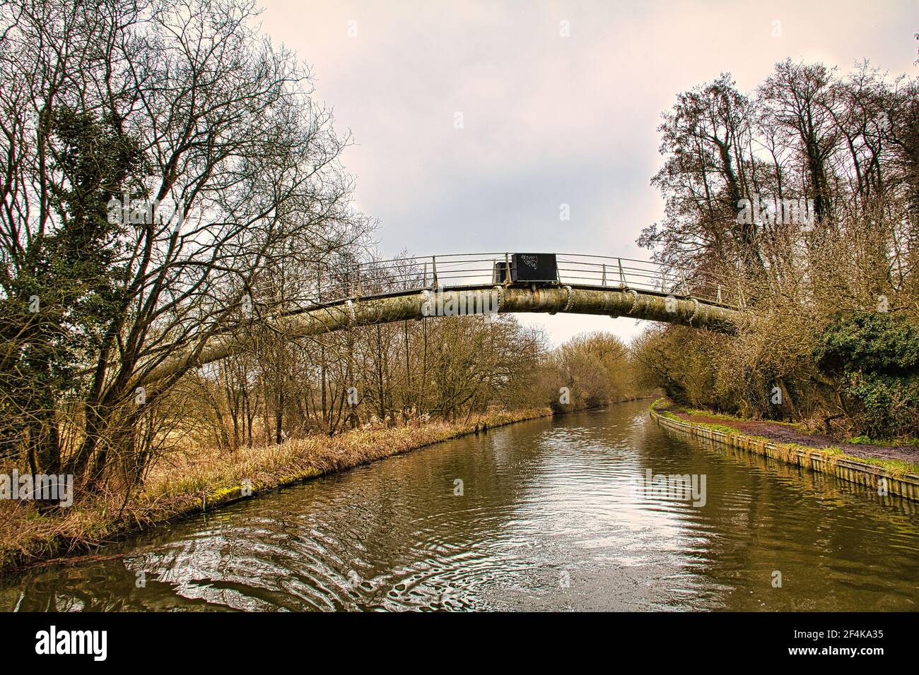 Canal pipe -Fotos und -Bildmaterial in hoher Auflösung – Alamy