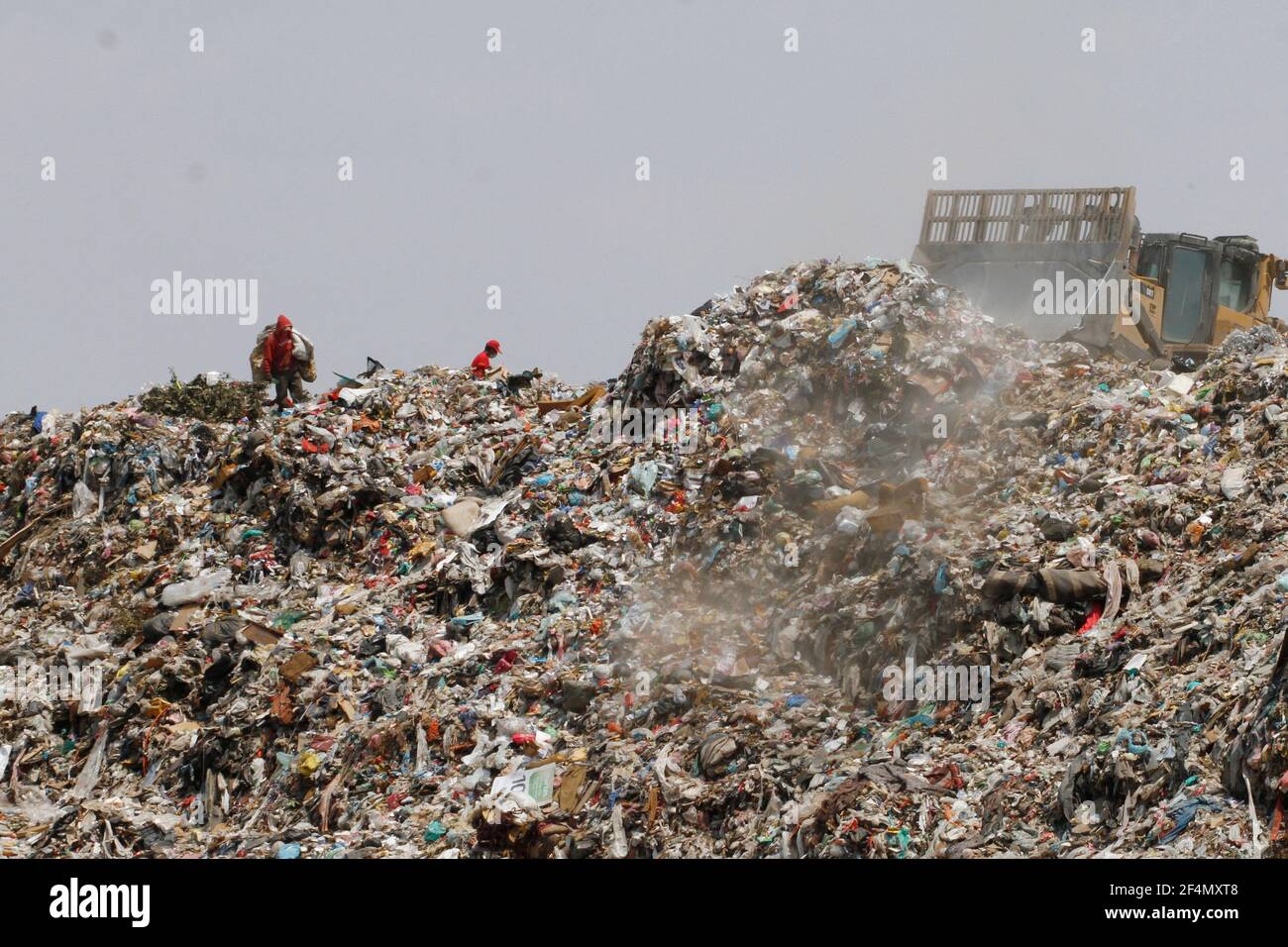 Trash collection mexico city mexico -Fotos und -Bildmaterial in hoher ...