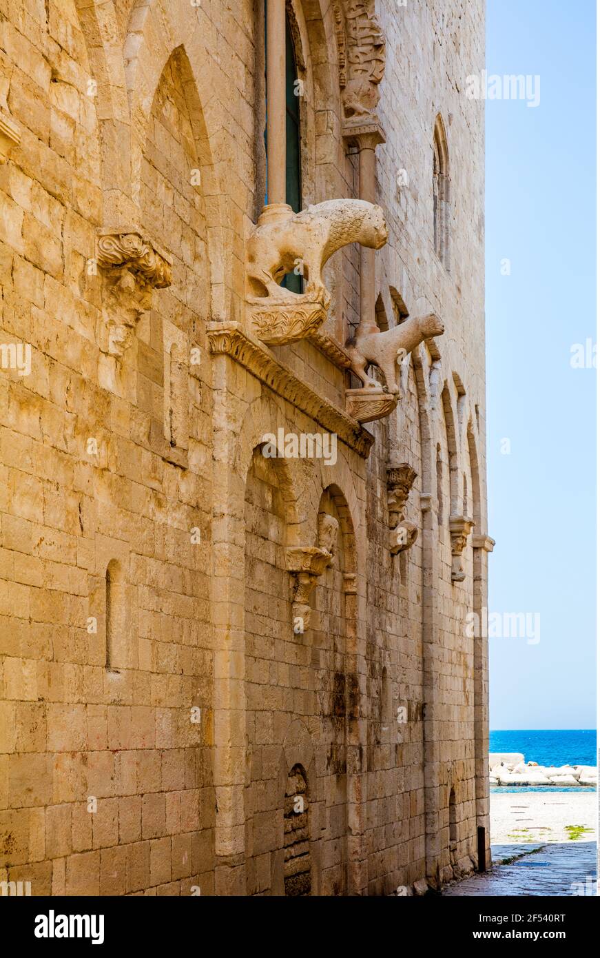 Cattedrale di molfetta -Fotos und -Bildmaterial in hoher Auflösung – Alamy