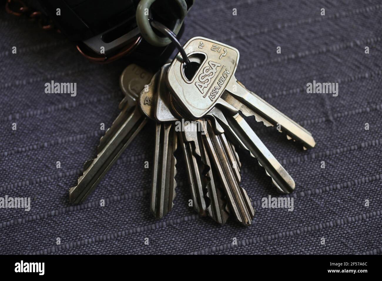Assa Abloy Logo Stockfotos und -bilder Kaufen - Alamy