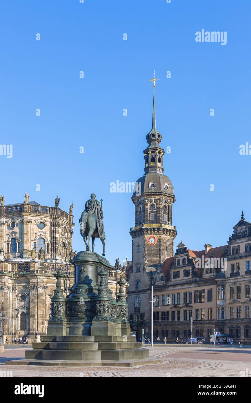 Platz theaterplatz -Fotos und -Bildmaterial in hoher Auflösung – Alamy