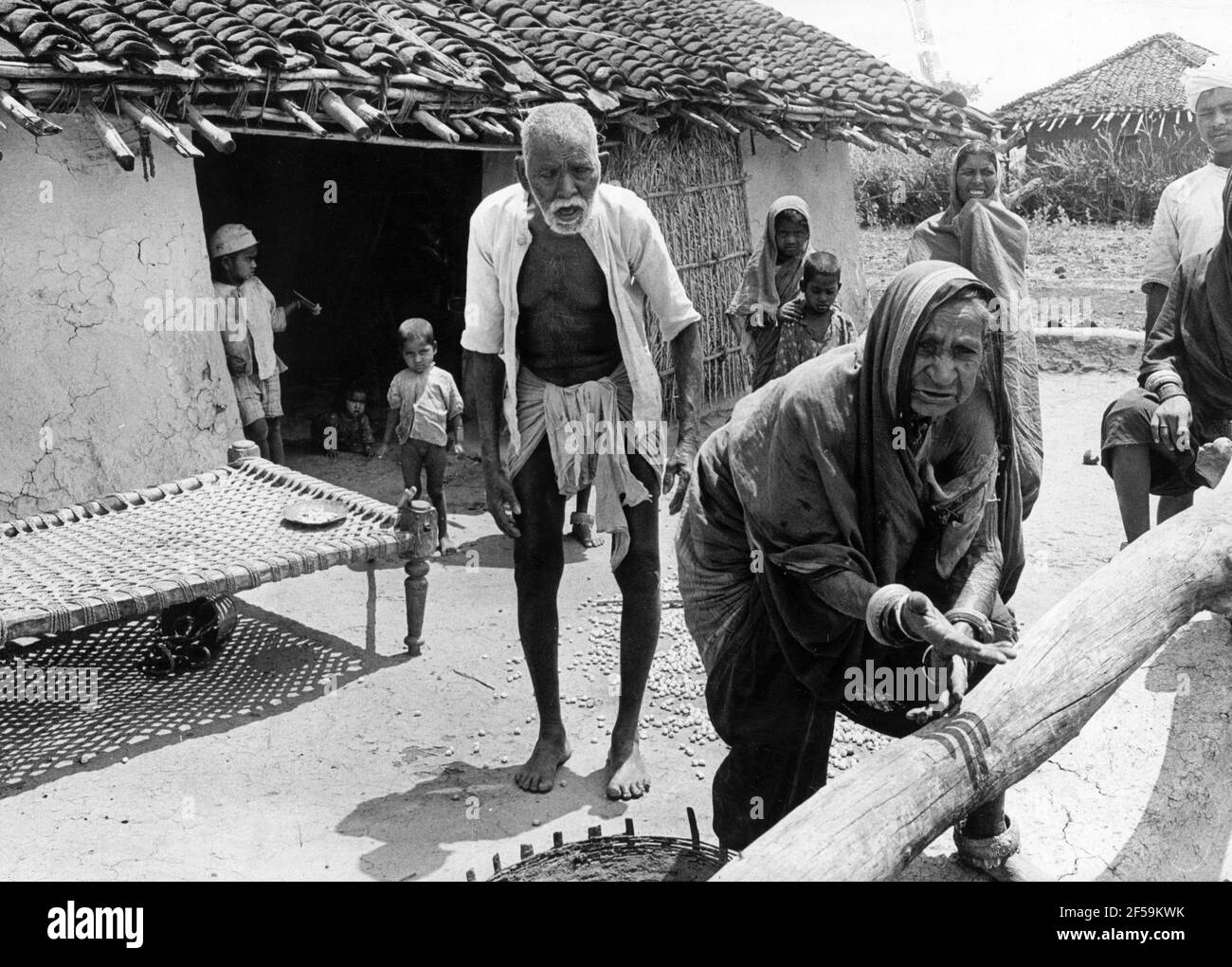 1966-05-08 Hungersnot in Indien. - Wir hungern, und niemand hilft uns ...