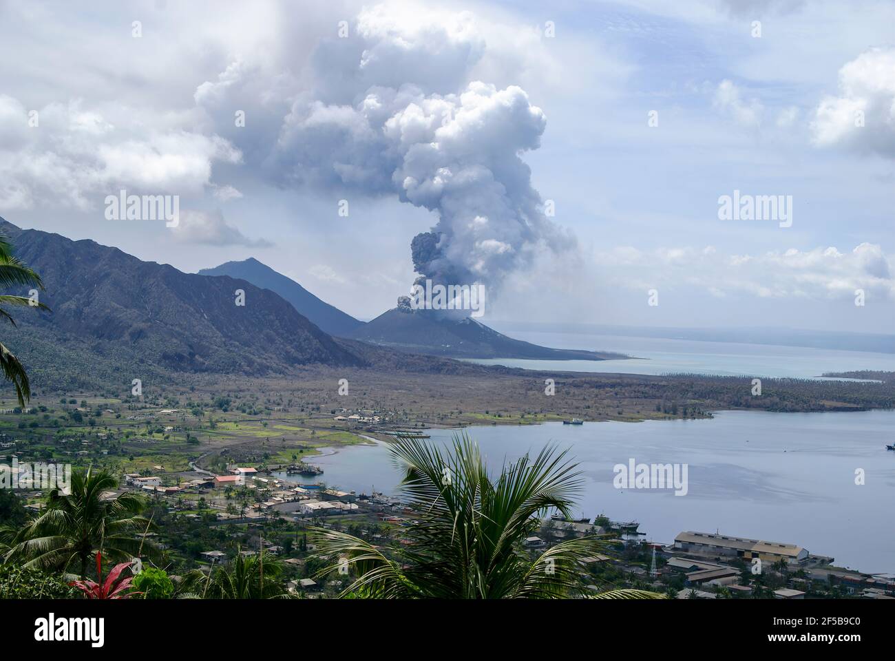 Papua new guinea melanesia landscape -Fotos und -Bildmaterial in hoher ...