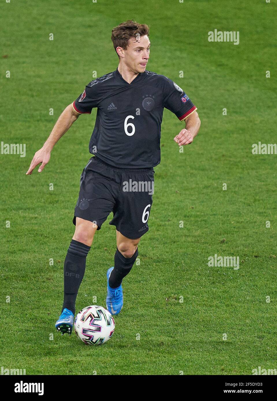 Joshua kimmich body -Fotos und -Bildmaterial in hoher Auflösung - Seite ...