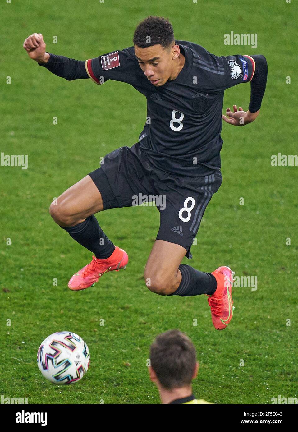 Jamal musiala body -Fotos und -Bildmaterial in hoher Auflösung – Alamy