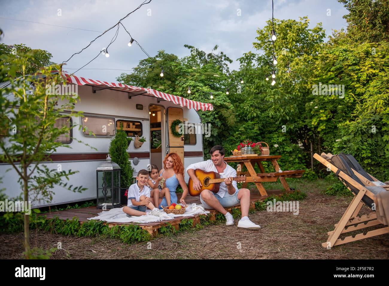 Lkw in der natur -Fotos und -Bildmaterial in hoher Auflösung – Alamy