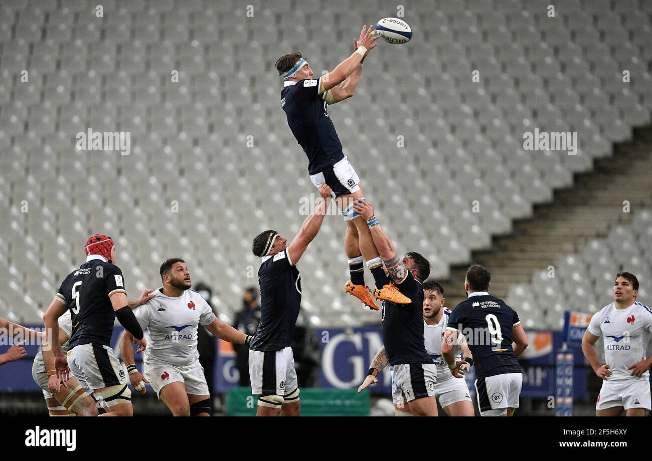 Schottlands Jamie Ritchie behauptet den Ball in einer Line-out während ...