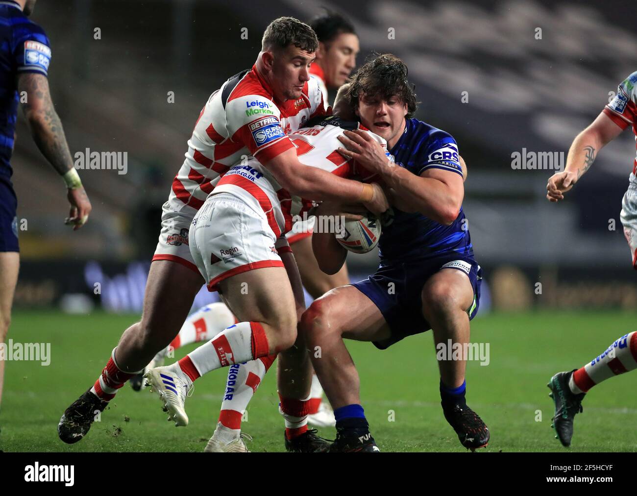 Nathan Mason von Leigh Centurions wurde von Liam Byrne von Wigan ...