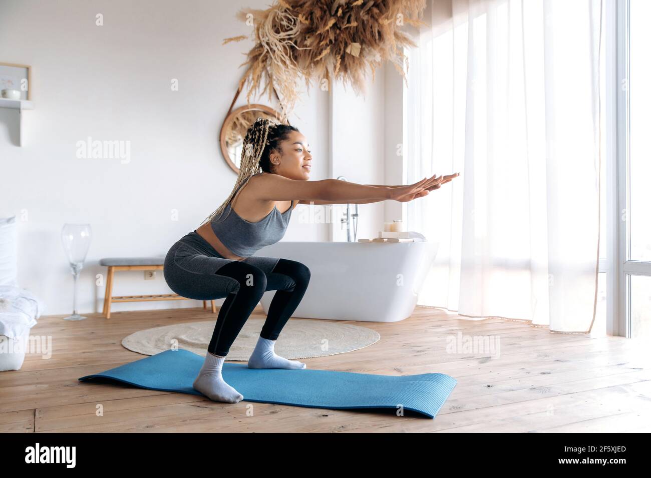 Sportlich schlank -Fotos und -Bildmaterial in hoher Auflösung – Alamy