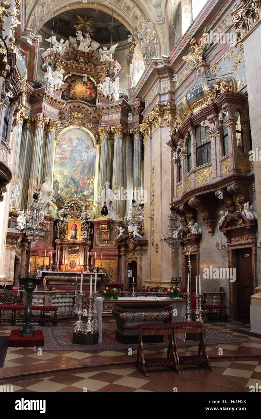 Altar peterskirche vienna austria -Fotos und -Bildmaterial in hoher ...