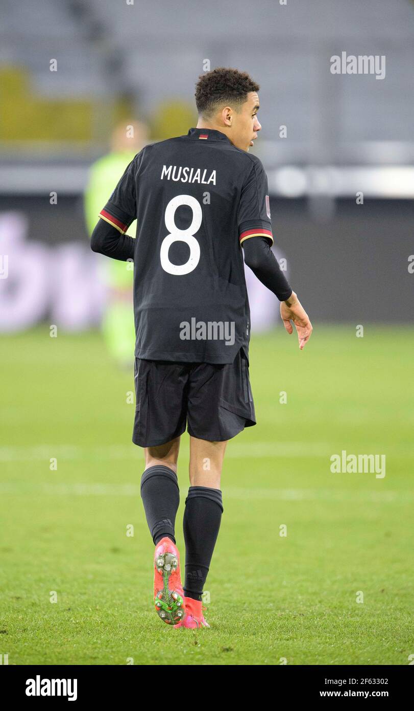 Jamal musiala body -Fotos und -Bildmaterial in hoher Auflösung – Alamy