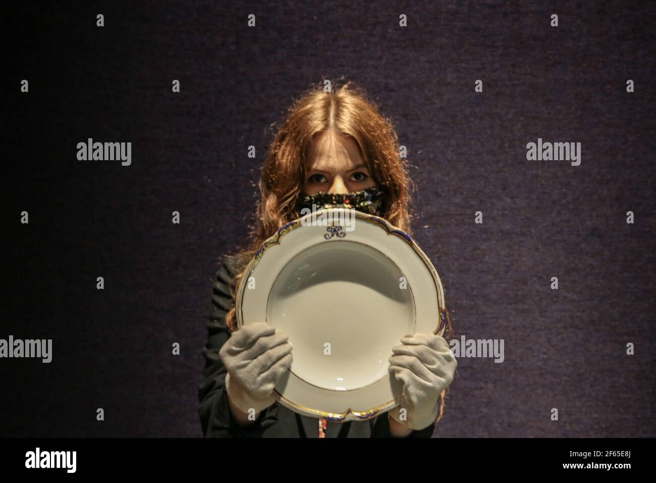 Sammlung von gegenständen aus dun robin castle -Fotos und -Bildmaterial ...