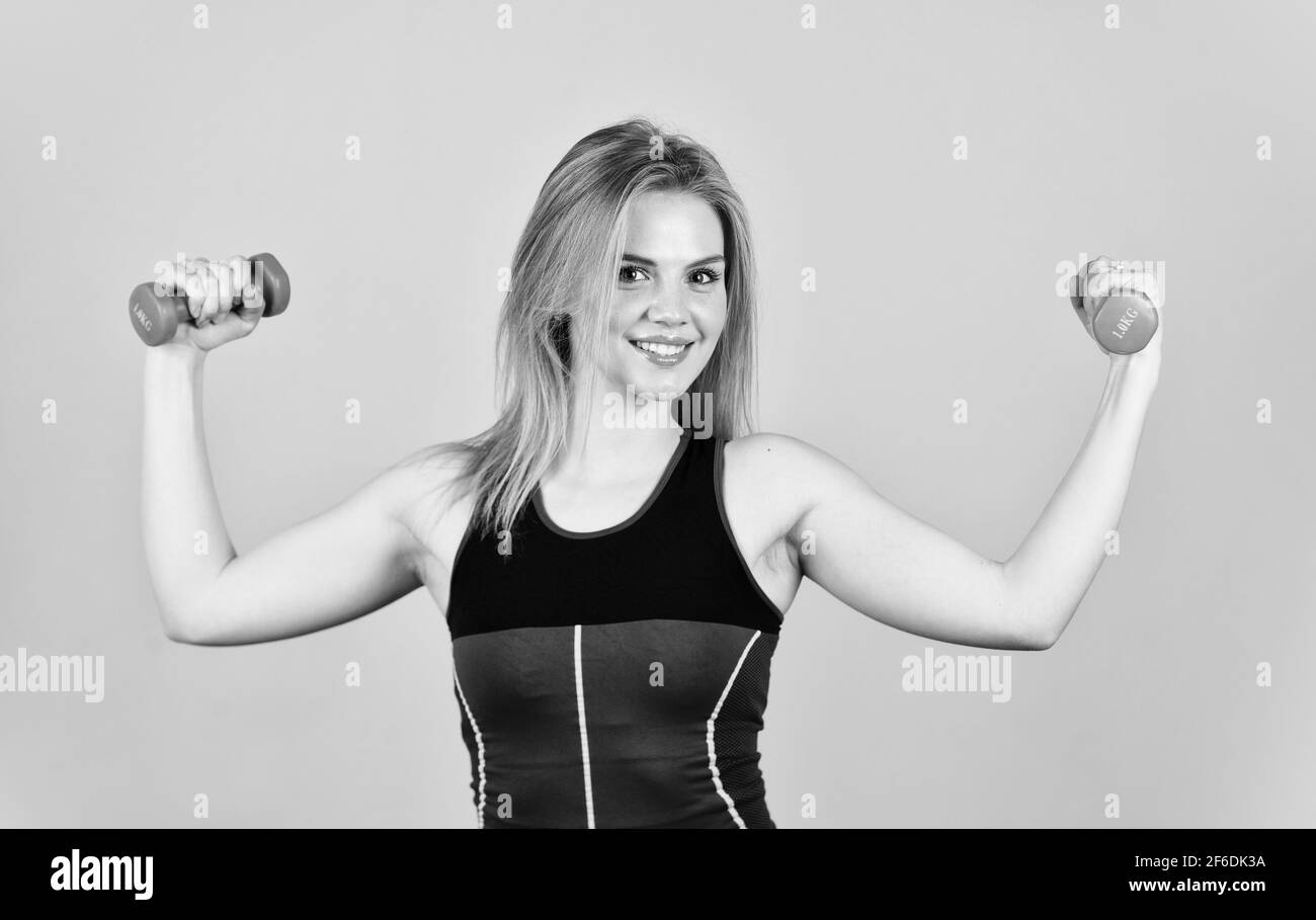 Pumpender trizeps -Fotos und -Bildmaterial in hoher Auflösung – Alamy