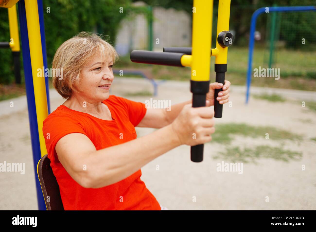 58 jahre frau -Fotos und -Bildmaterial in hoher Auflösung – Alamy