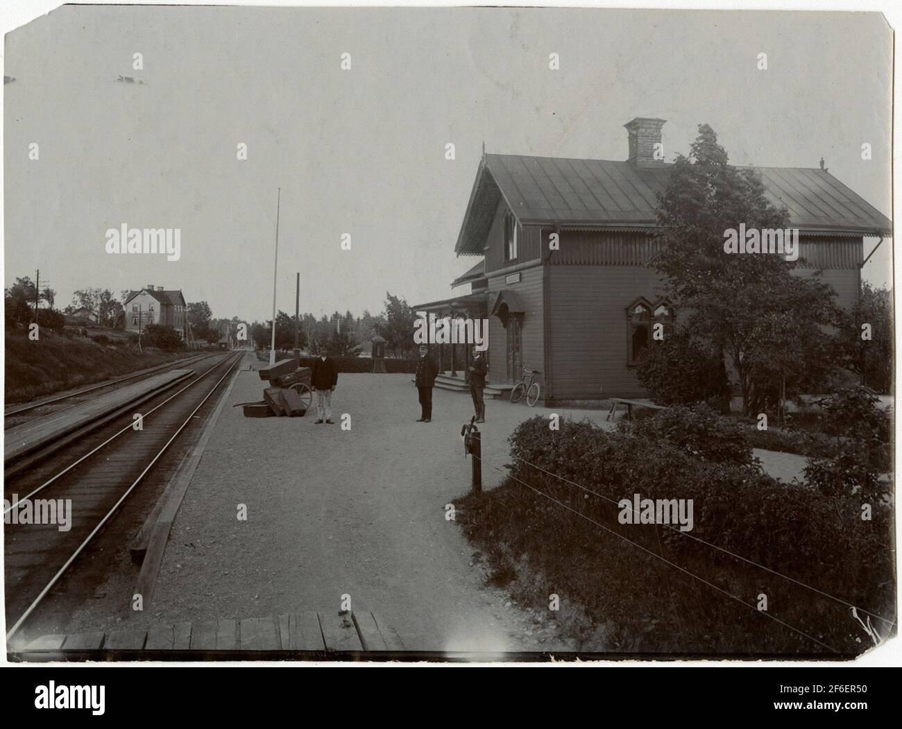 Der Bahnhof wurde 1895 gebaut. Im Jahr 1935 wurde das Bahnhofshaus ...