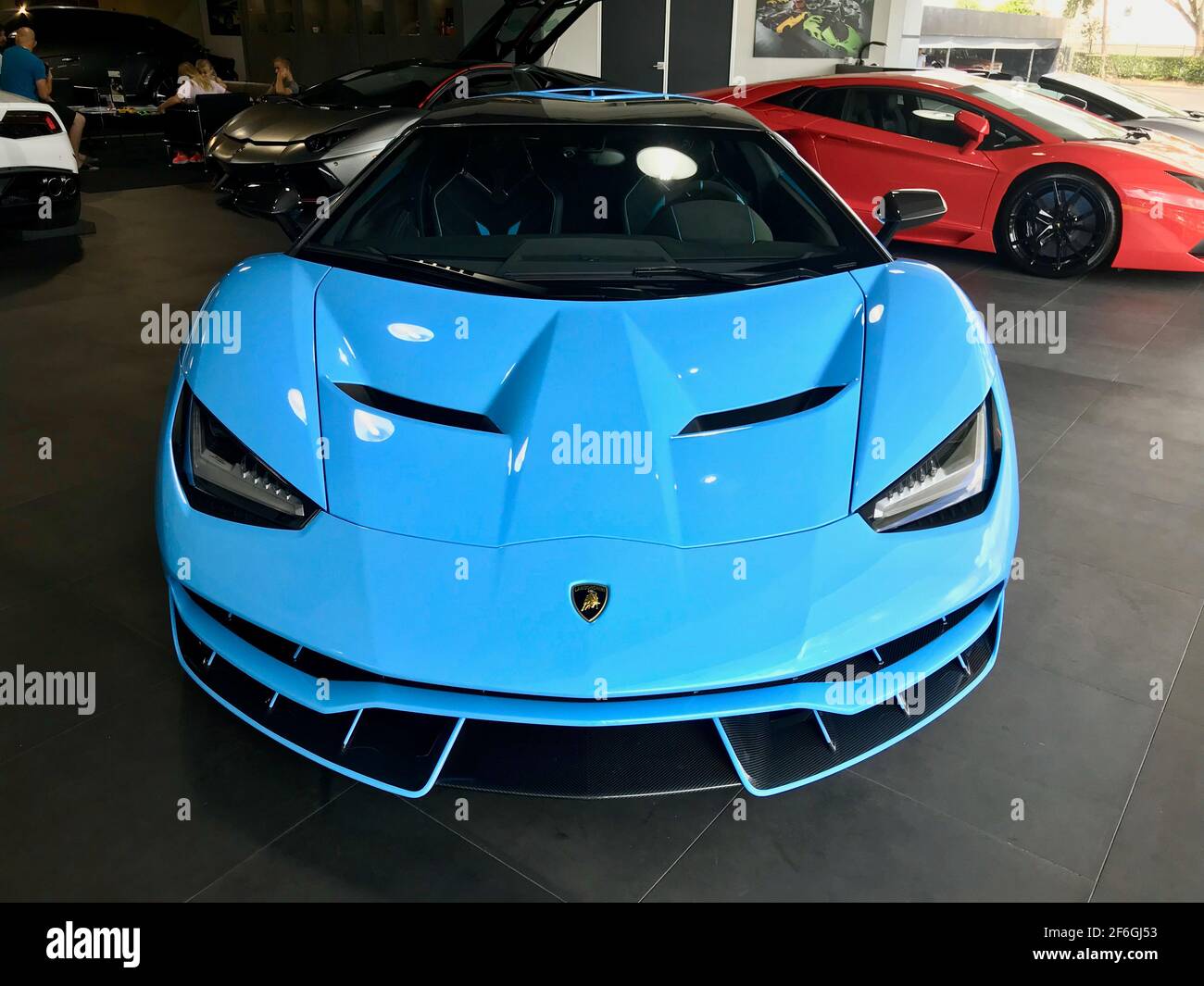 Blue lamborghini Stockfotos und -bilder Kaufen - Alamy