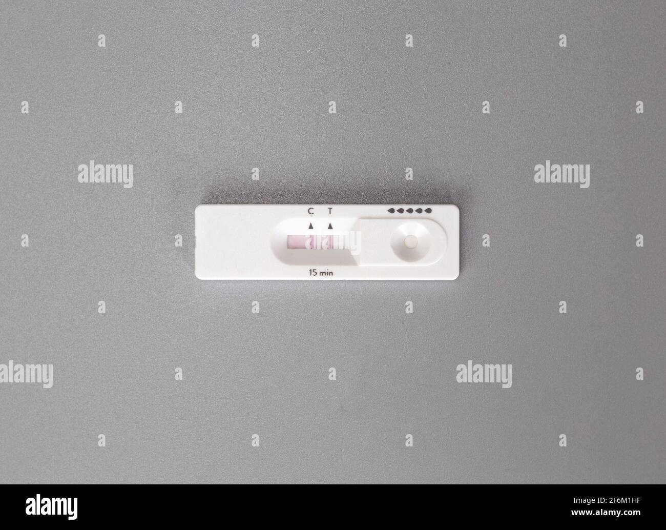Corona test ergebnis positiv -Fotos und -Bildmaterial in hoher ...