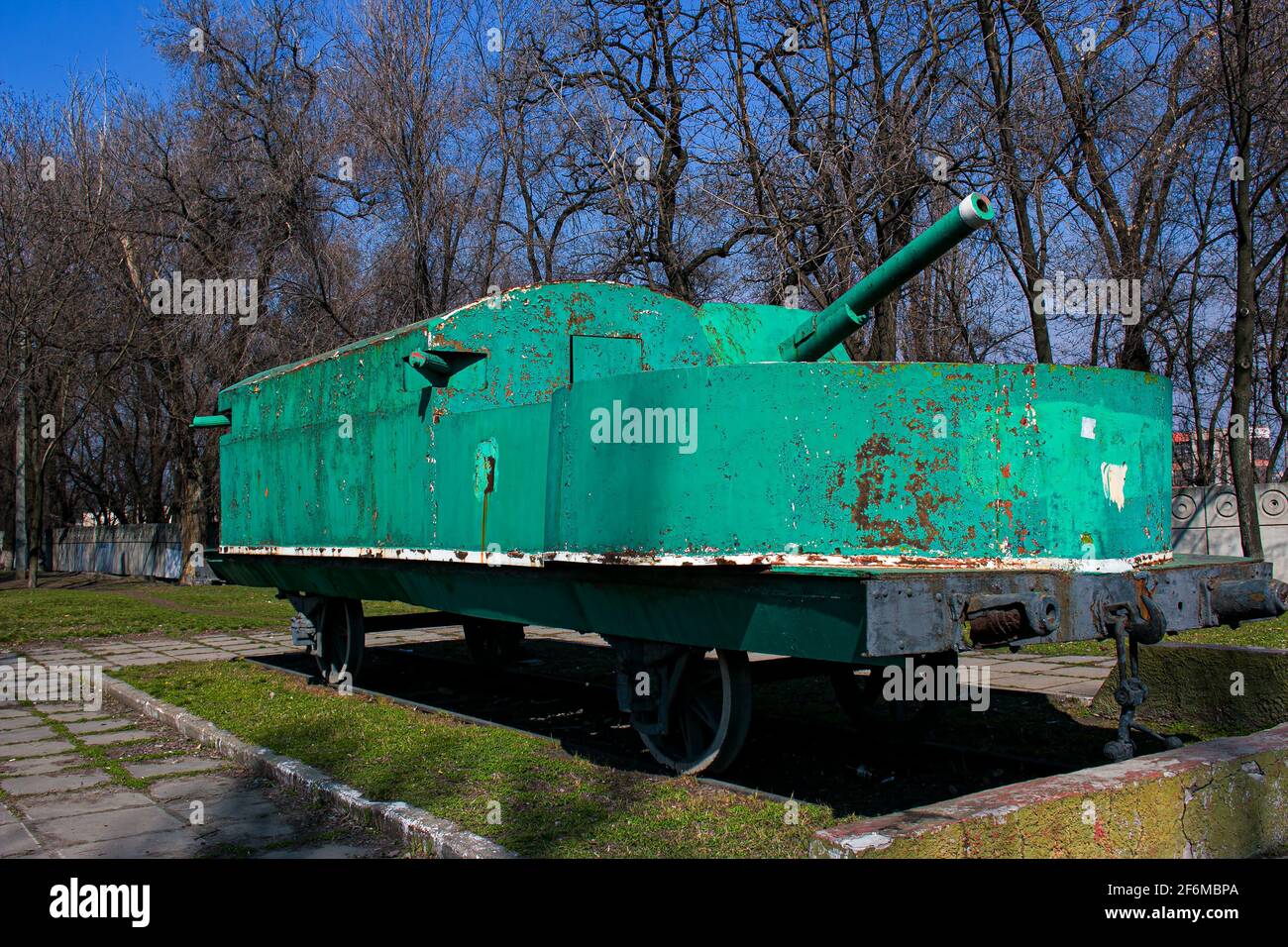 Dnepropetrovsk, Ukraine - 04.01.2021:Panzerzug im Freilichtmuseum. Ein ...