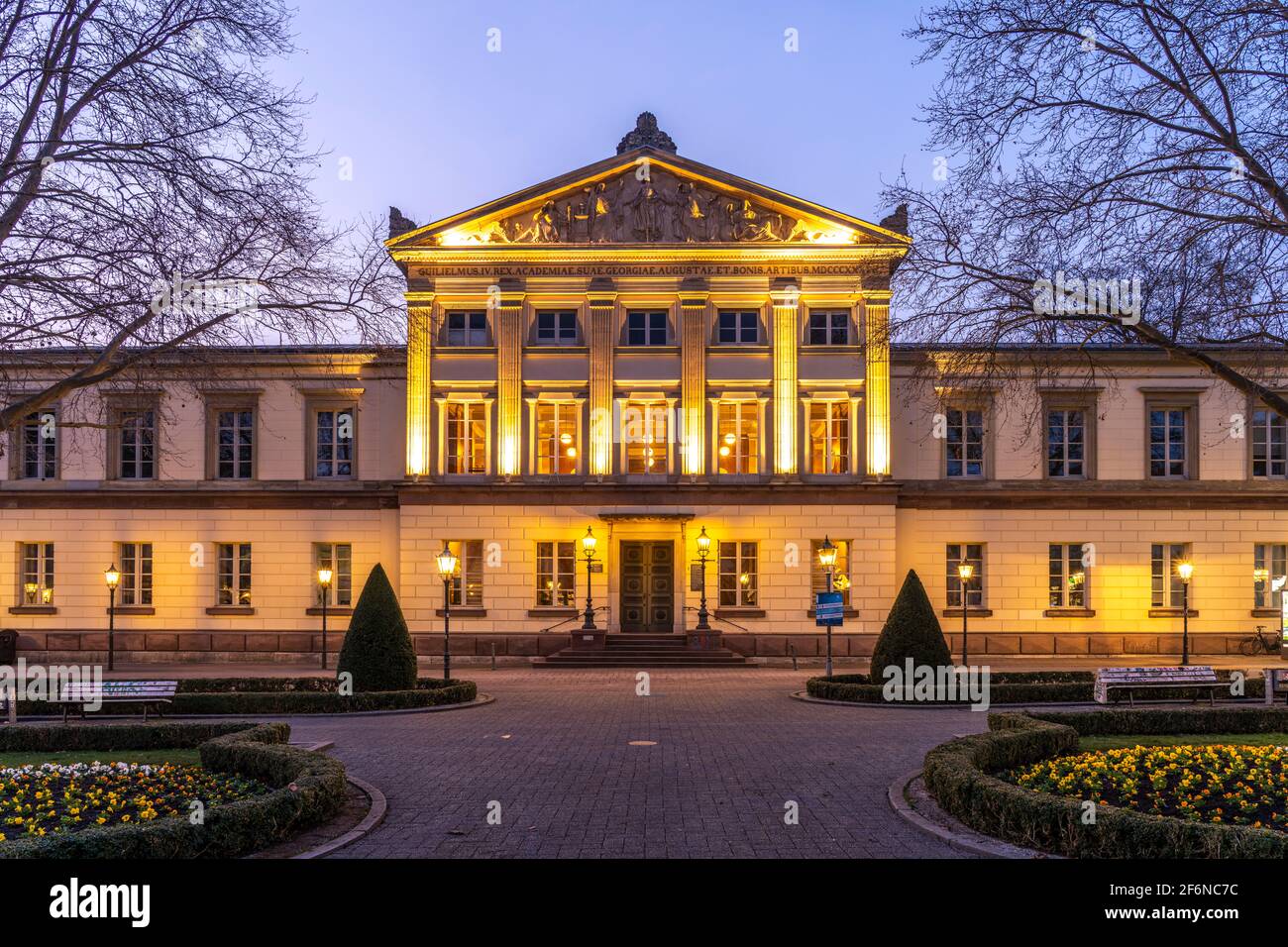 Beleuchtung der aula -Fotos und -Bildmaterial in hoher Auflösung – Alamy