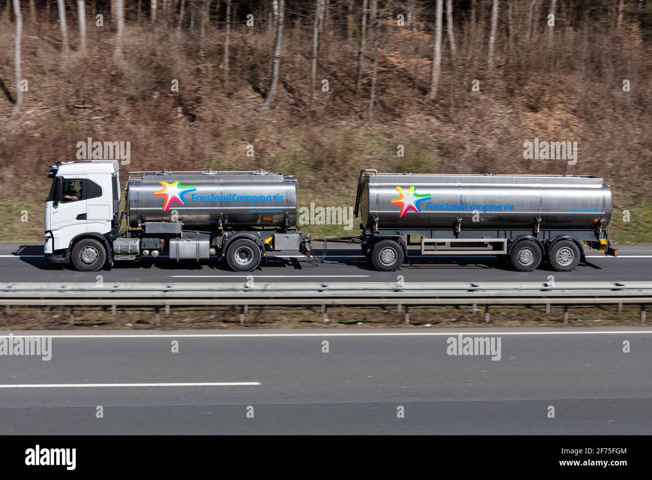 Milk truck germany -Fotos und -Bildmaterial in hoher Auflösung – Alamy