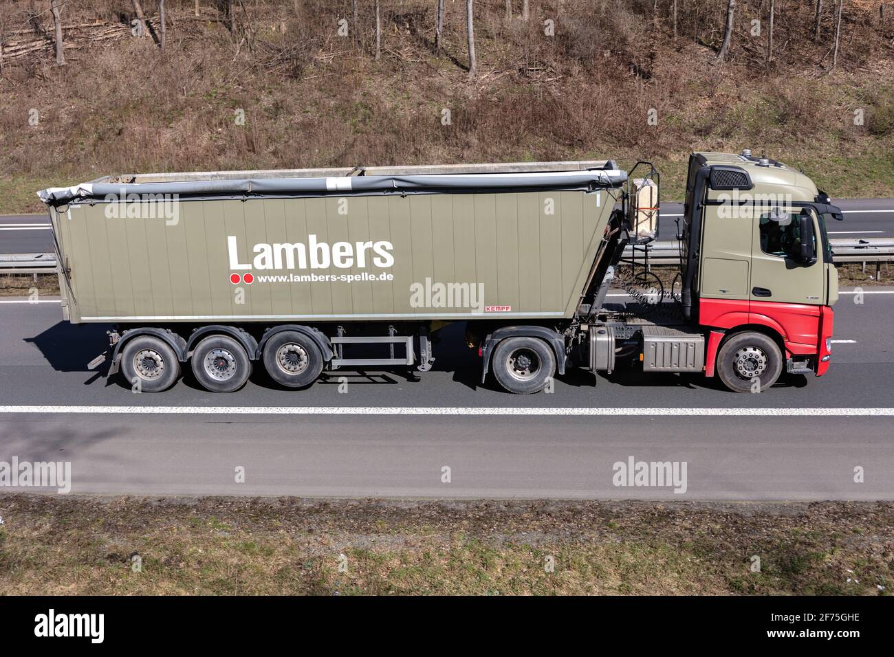 Mercedes benz lkw -Fotos und -Bildmaterial in hoher Auflösung – Alamy