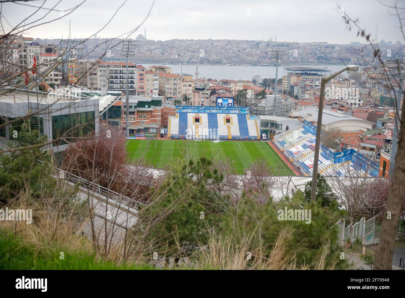 Recep tayyip erdogan stadium -Fotos und -Bildmaterial in hoher ...