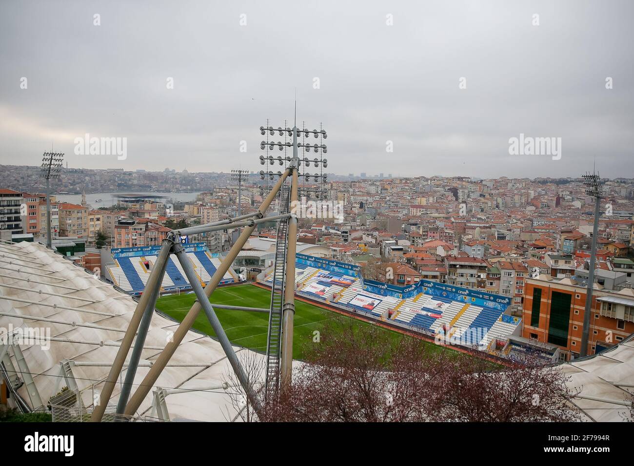 Recep tayyip erdogan stadium -Fotos und -Bildmaterial in hoher ...