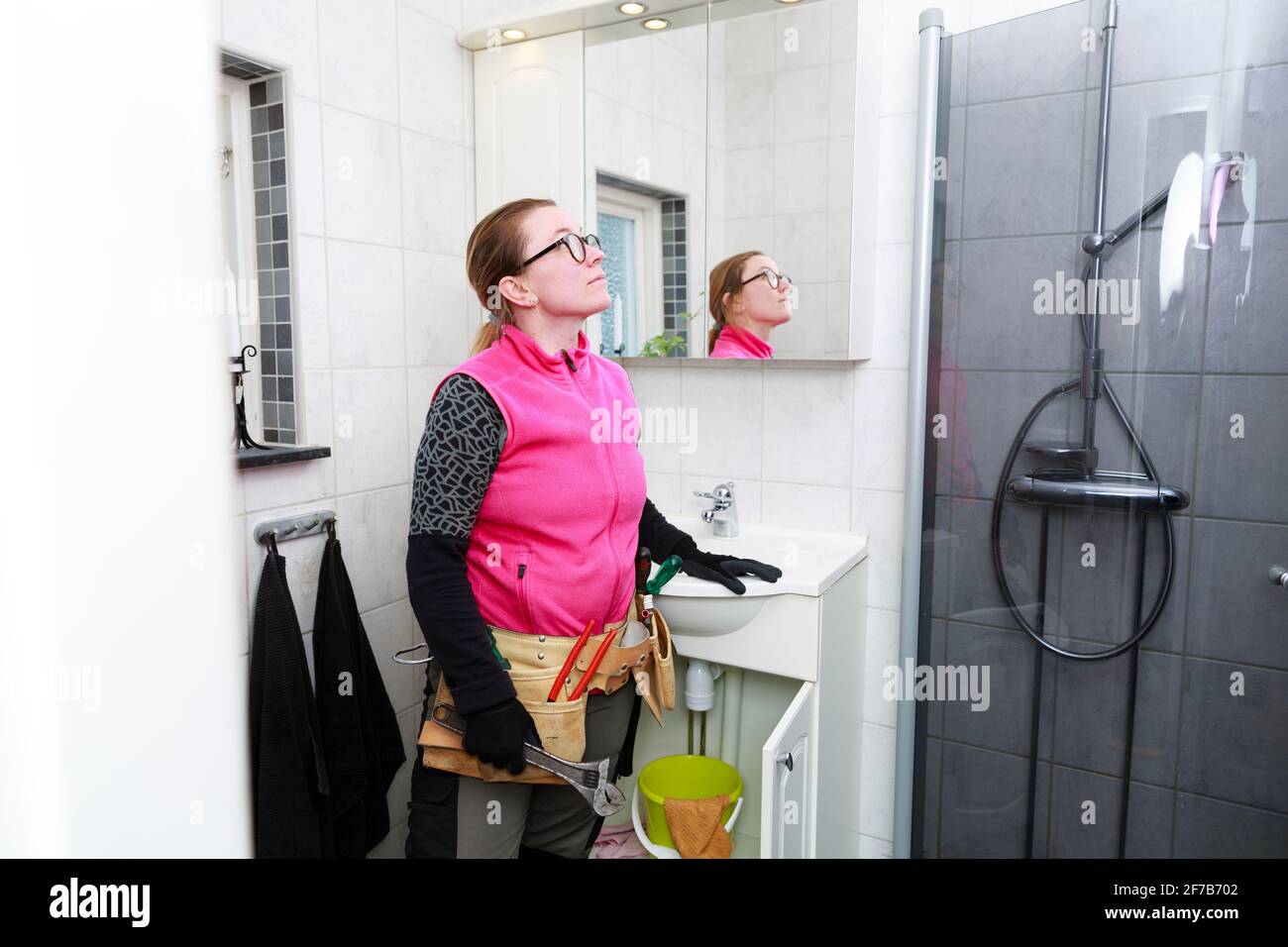 Weiblicher klempner -Fotos und -Bildmaterial in hoher Auflösung – Alamy