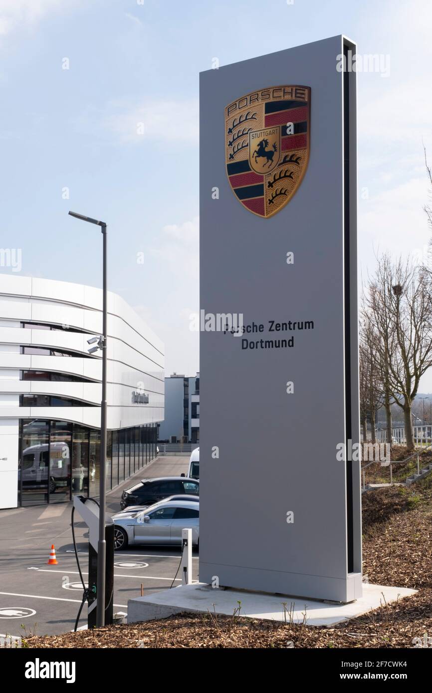Schild Und Logo Im Porsche Zentrum Dortmund, Holzwickede, Ruhrgebiet ...