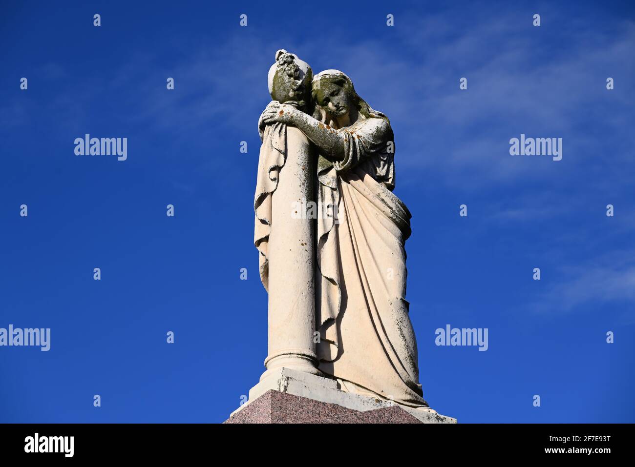 Skulptur einer trauernden frau -Fotos und -Bildmaterial in hoher Auflösung – Alamy