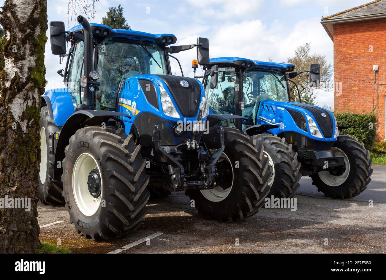 New holland traktor -Fotos und -Bildmaterial in hoher Auflösung – Alamy