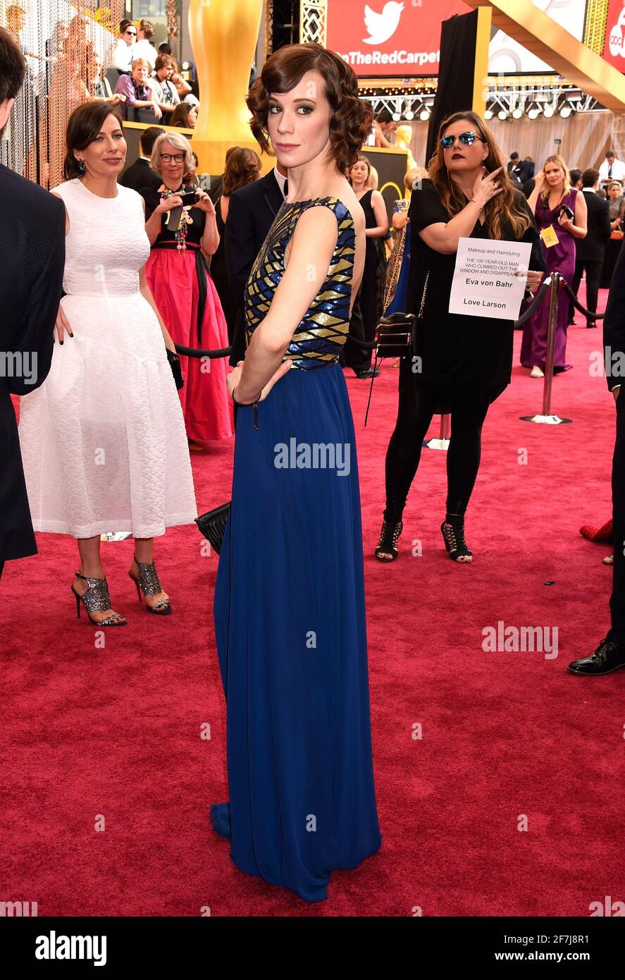 Benjamin cleary und chloe pirrie -Fotos und -Bildmaterial in hoher ...