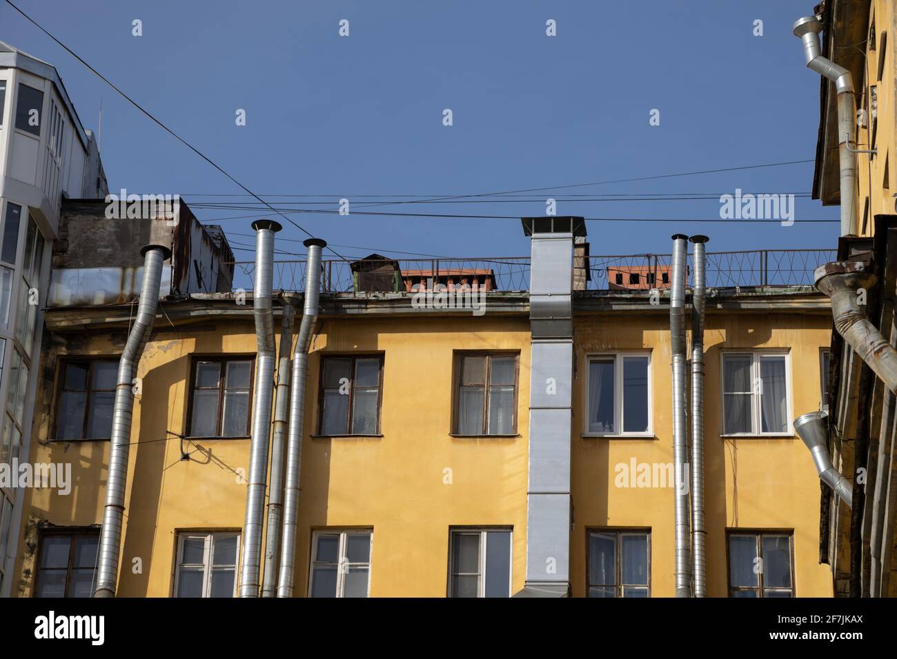 Lüftung altes haus -Fotos und -Bildmaterial in hoher Auflösung – Alamy